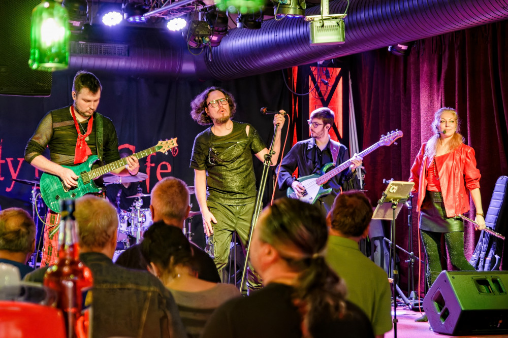 Votchi odstartovali letošní koncertní sezónu v olomouckém Bounty Rock ...